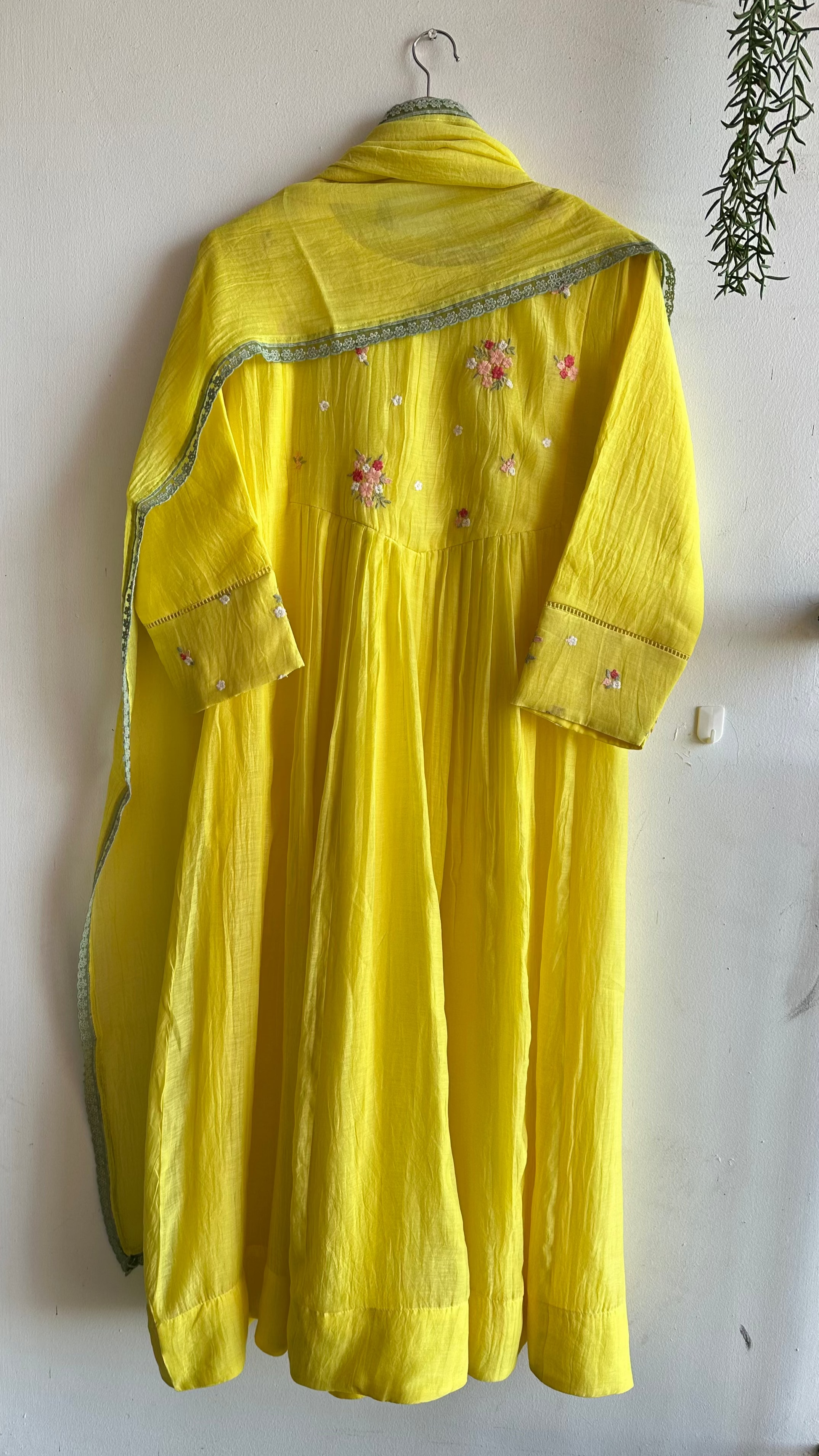 MORNING YELLOW MIST – Signature Waves